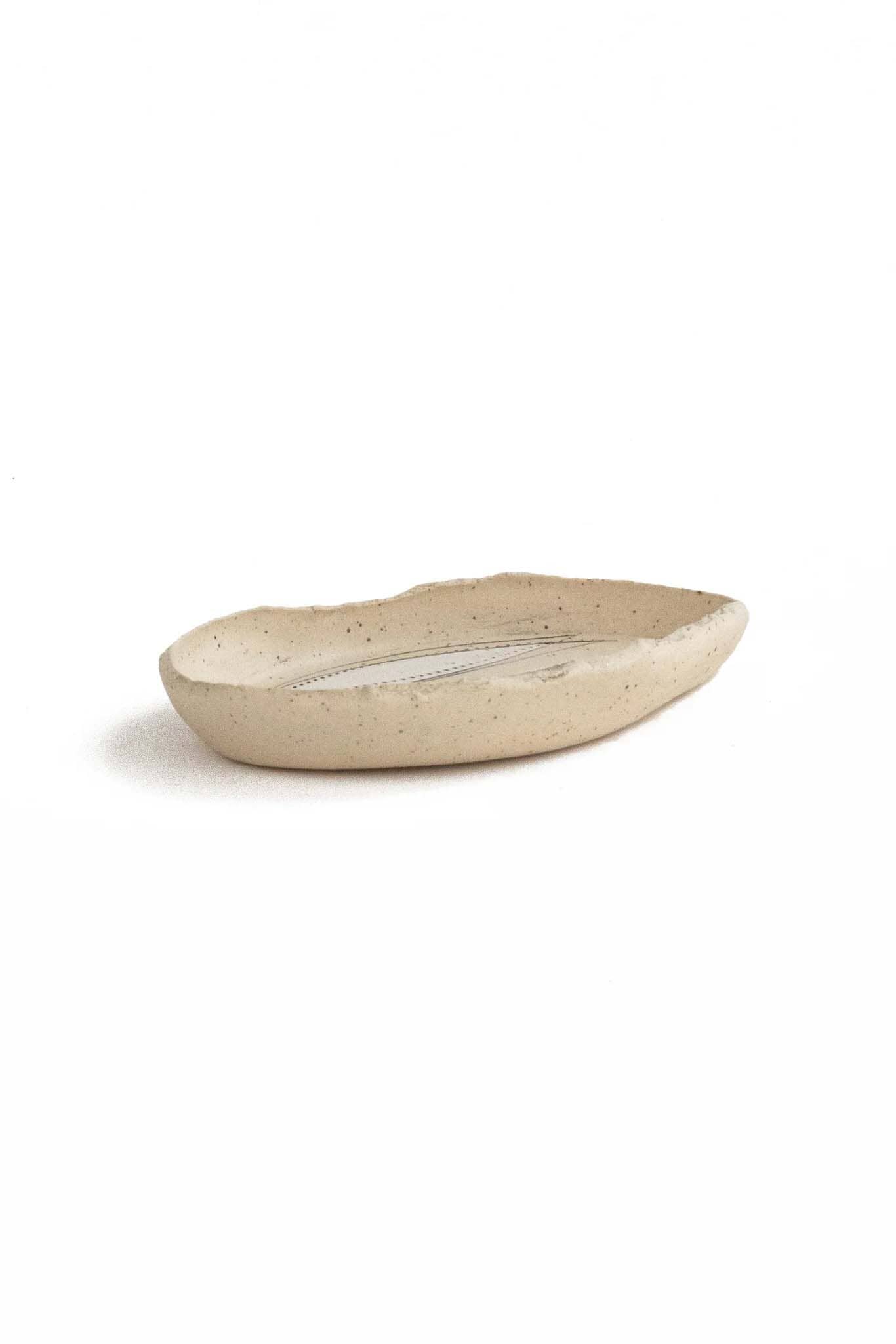Helen Prior Golden Stamens Leaf Dish – M.PATMOS